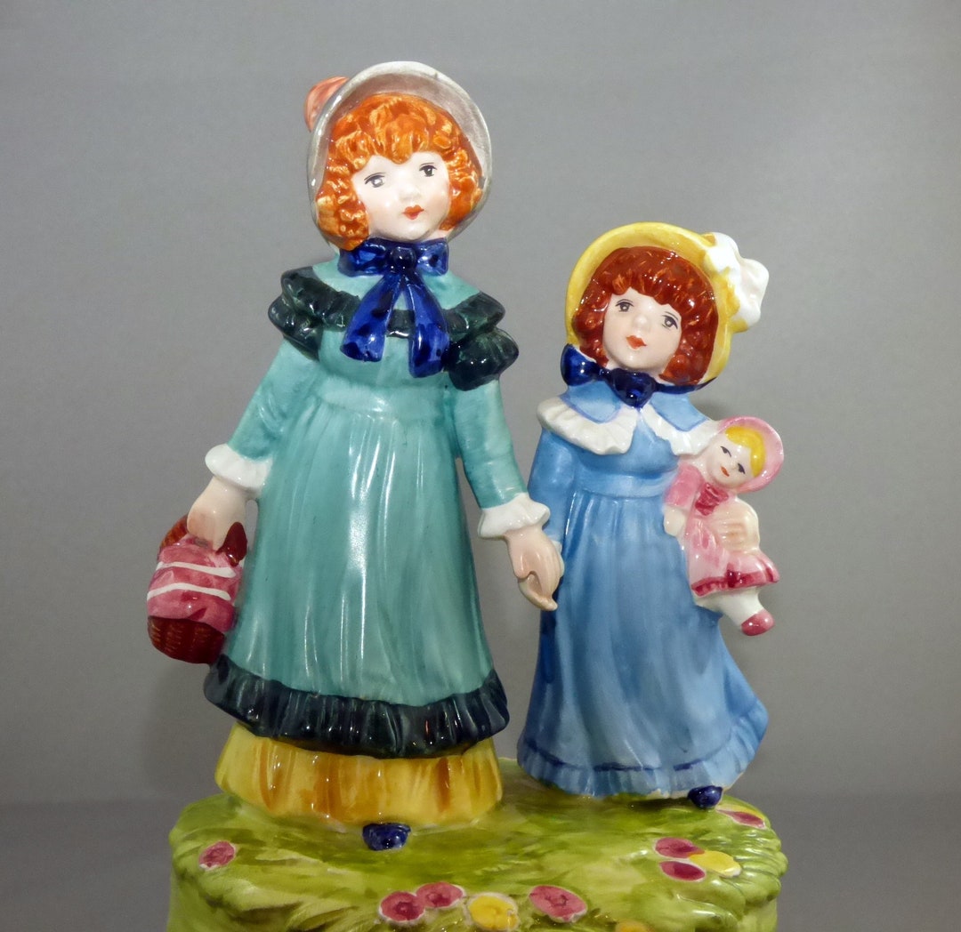 SCHMID Musical Figurine / Music Box Rotating , 1960s Two Girls With ...