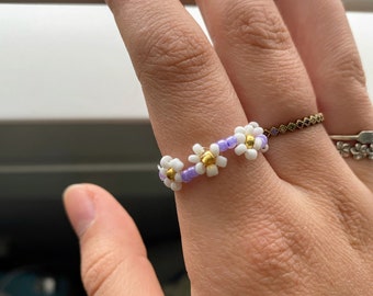 Daisy Chain Ring - Etsy