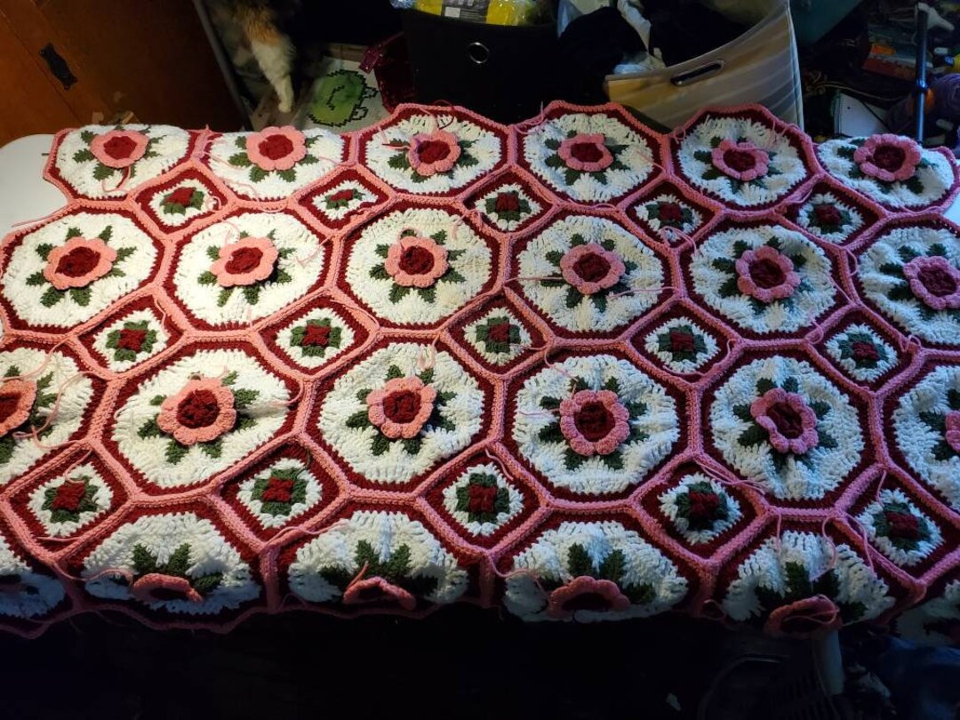 A Blanket of Roses Afghan - Etsy