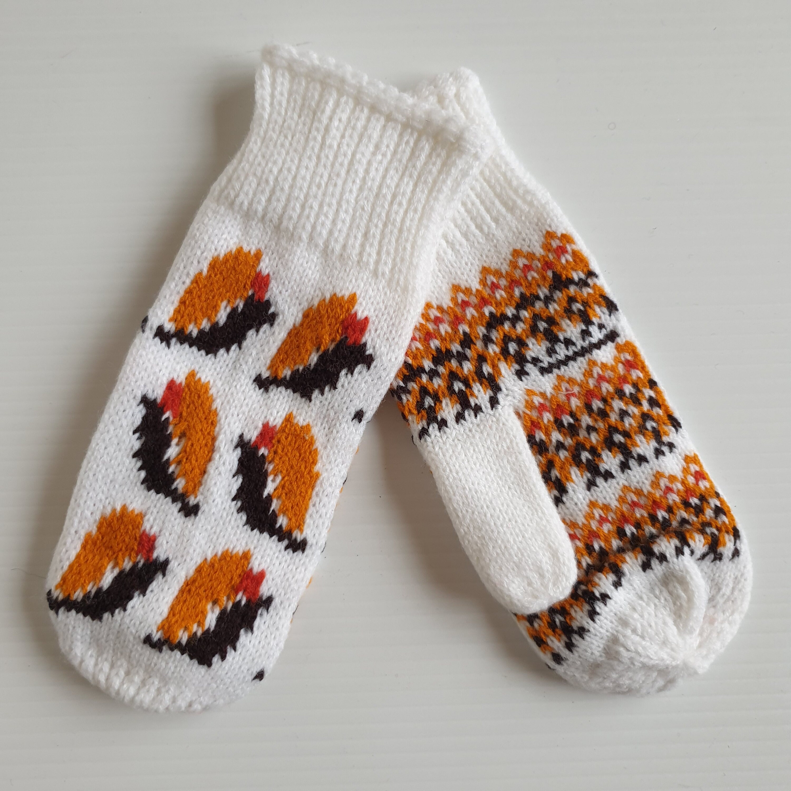 Age 7 Kids Vintage 70s Deadstock Unworn White Knitted Mittens Gloves - Etsy