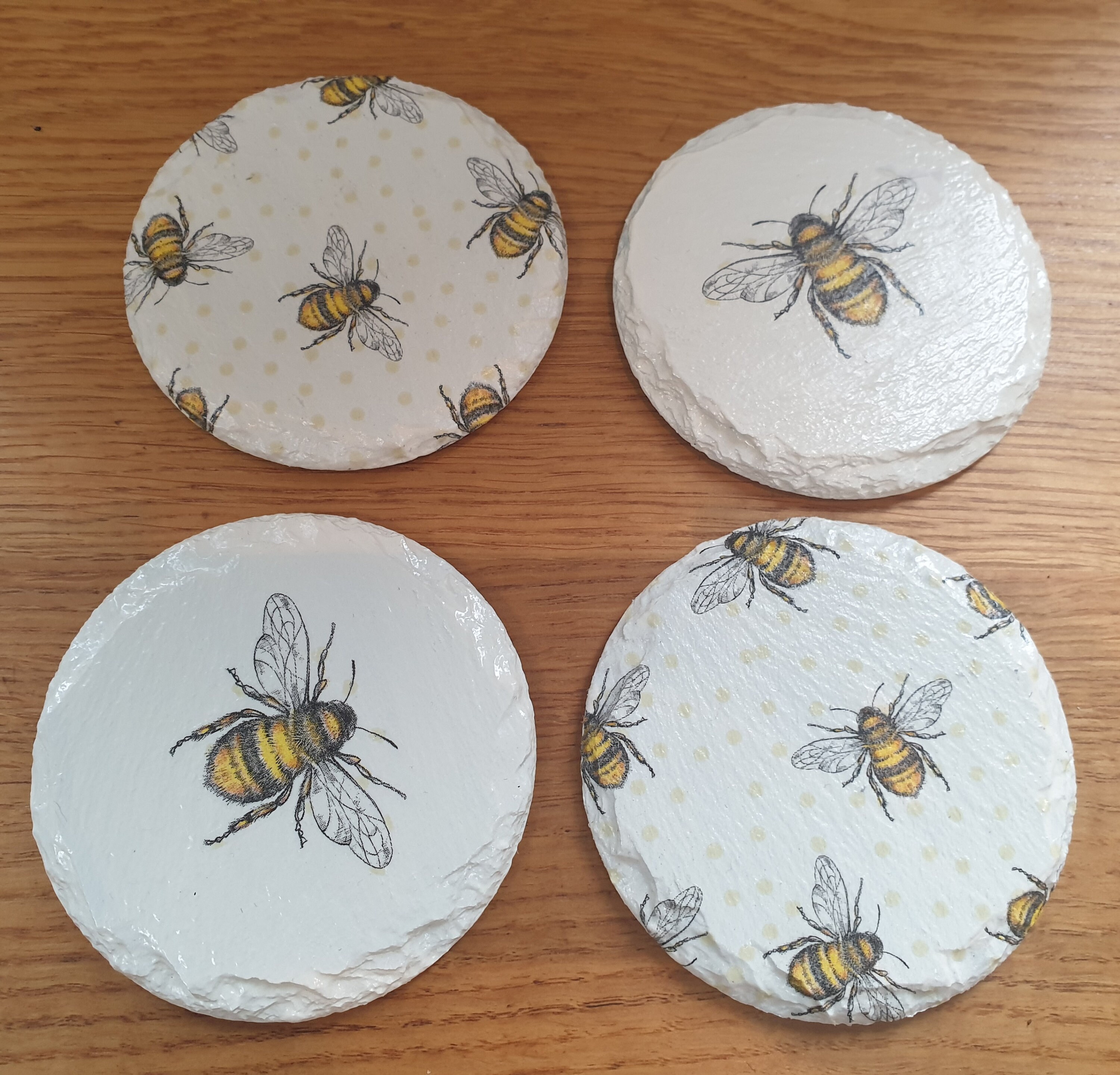 Beautiful Bees natural slate coasters decoupaged - Etsy.de