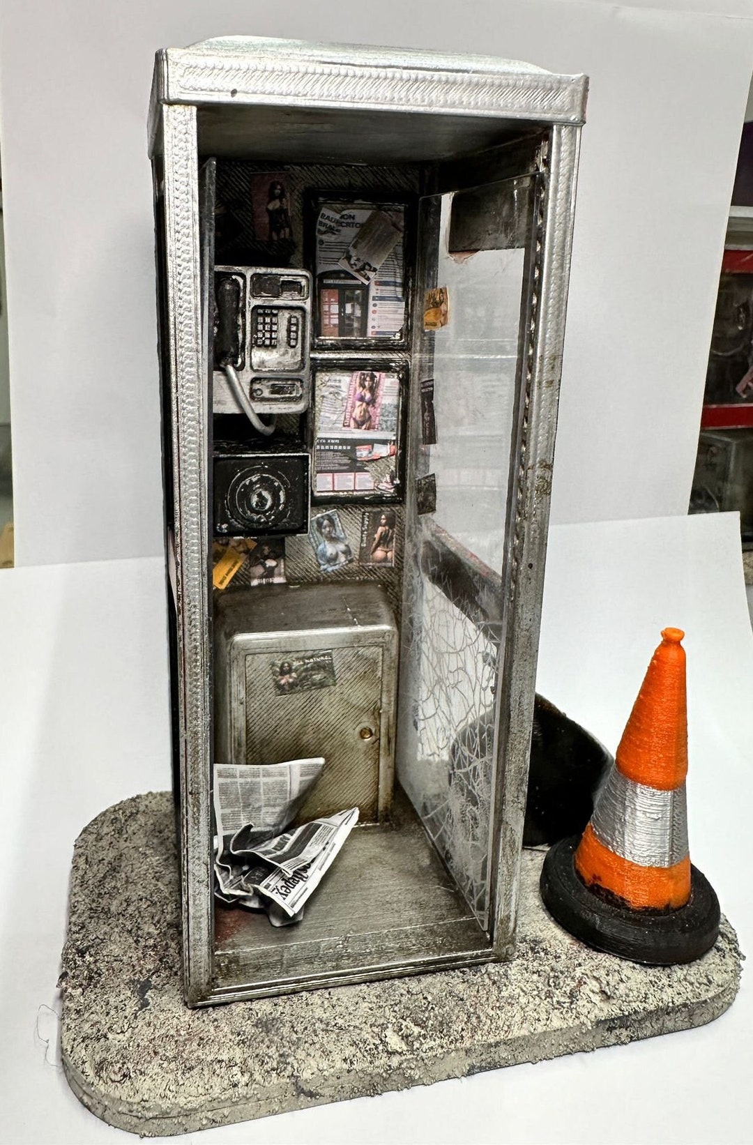 Filthy Phone Box - Miniature London 90s Phonebox, Streetart, Desktop ...
