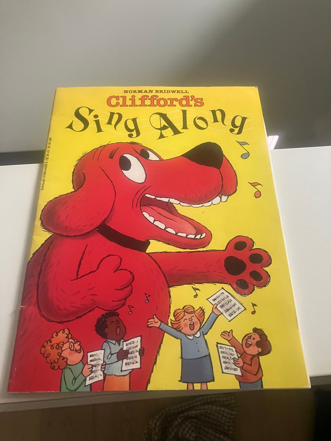 Clifford the Big Red Dog Book-songs-music-vintage-cliffords Sing Along ...