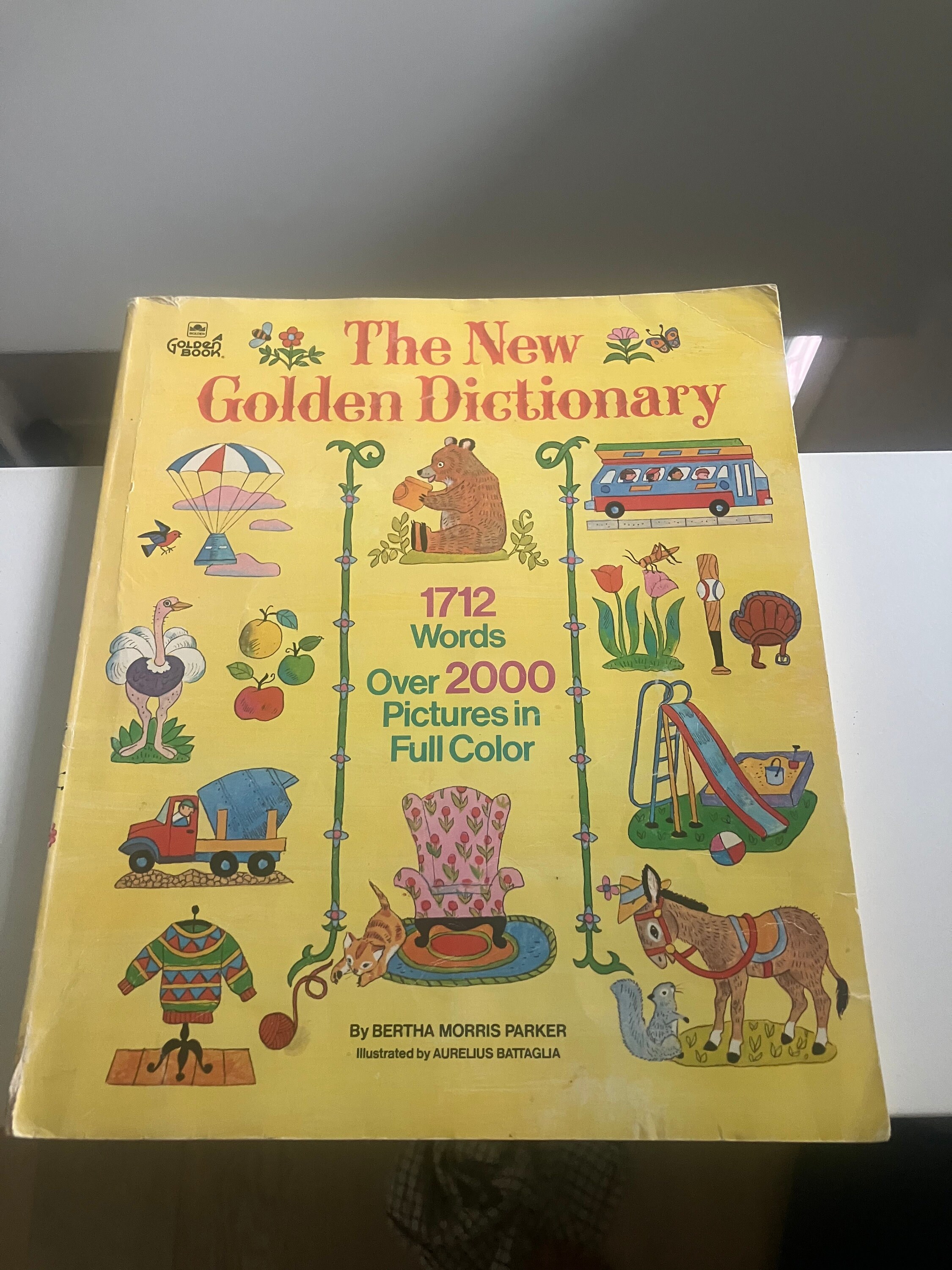 A Golden Book-the New Golden Dictionary 1972-vintage-1712 Words and Over 2000 Pictures-learning ...