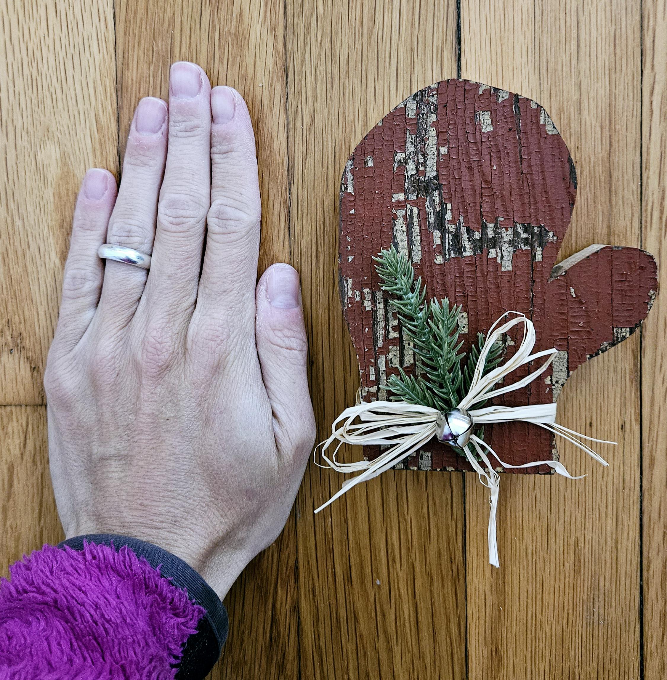 Chippy Reclaimed Wood Mitten: Rustic Winter or Christmas Decor - Etsy