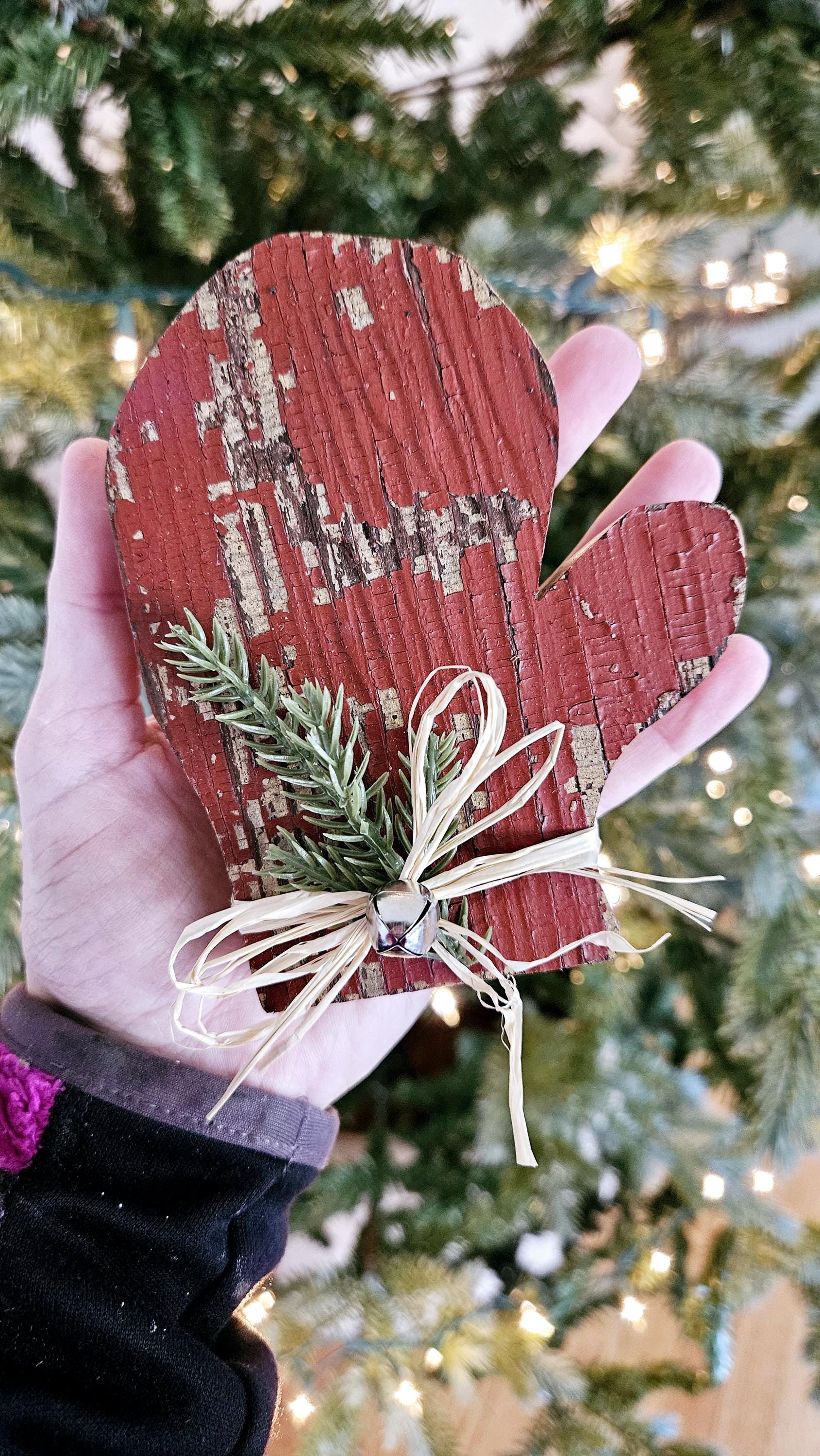 Chippy Reclaimed Wood Mitten: Rustic Winter or Christmas Decor - Etsy