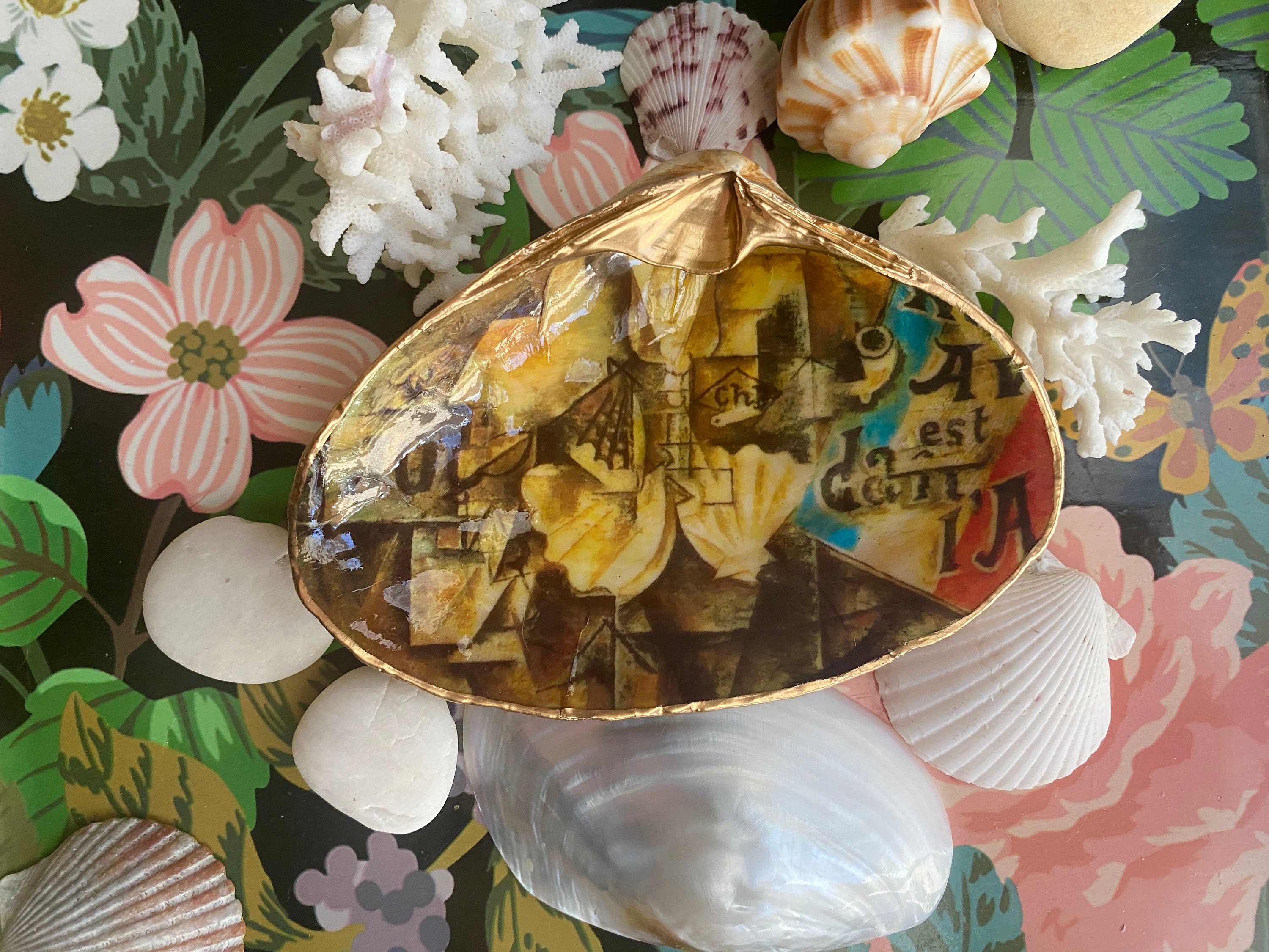 Decoupage Shell Art, Painted Shell, Shell Ring Dish, Table Top Decor ...