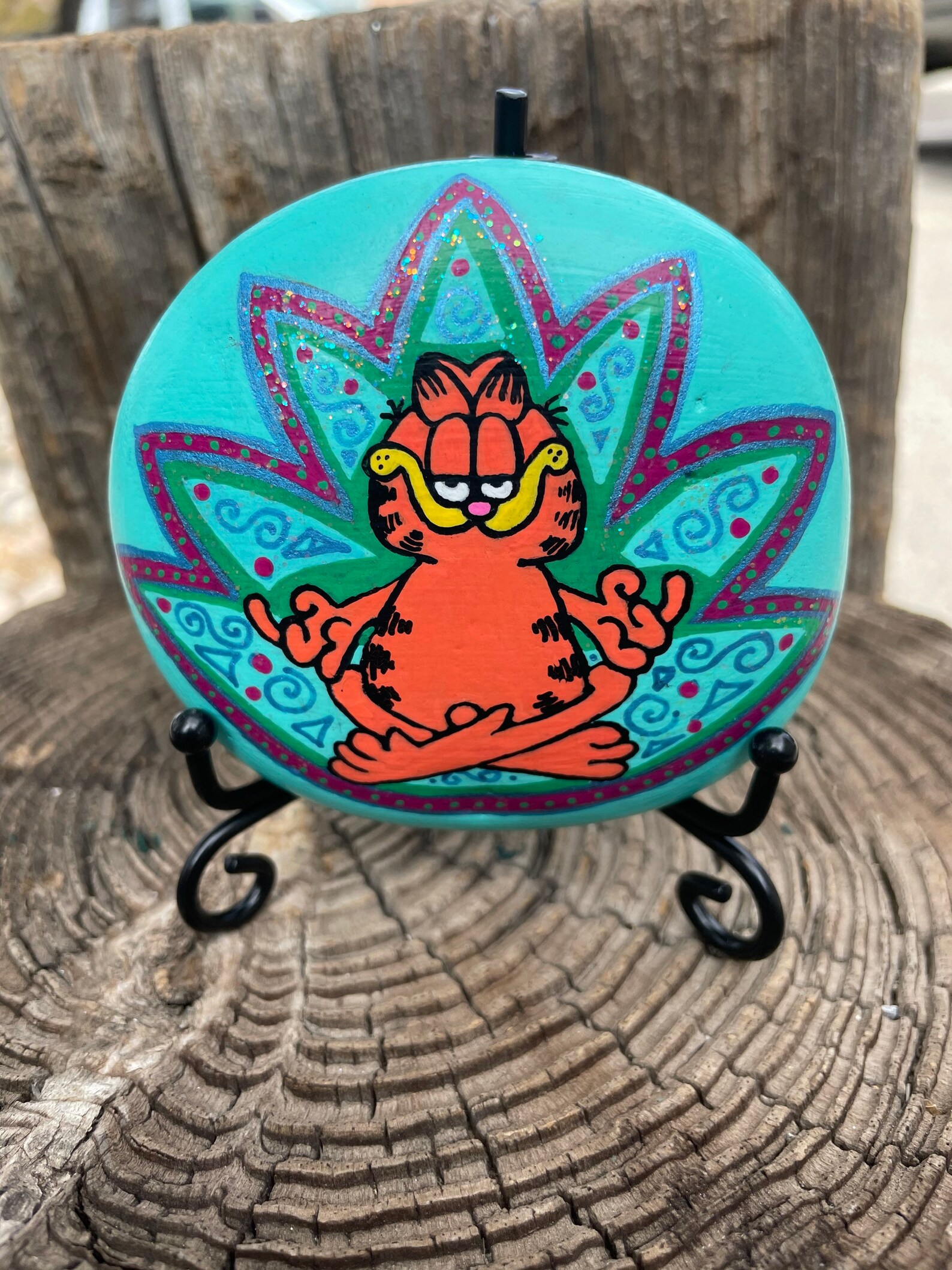 Meditating Garfield painted rock | Etsy