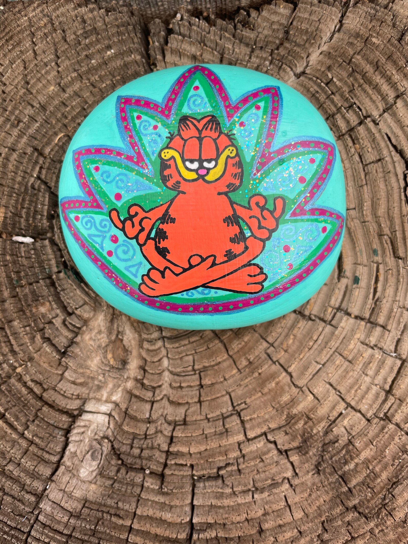 Meditating Garfield painted rock | Etsy