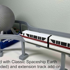 Monorail Display Train With Track and Pillars and Optional Spaceship ...