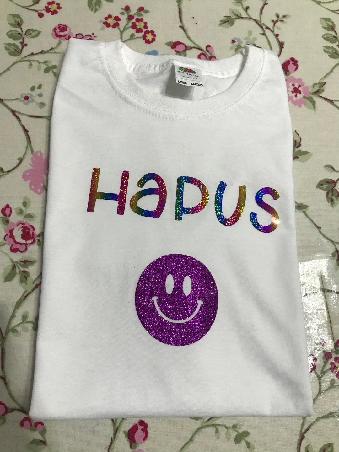 Crys T hapus I Blant pinc Neu Gwyn Ar Gael / Hapus happy Childrens T ...