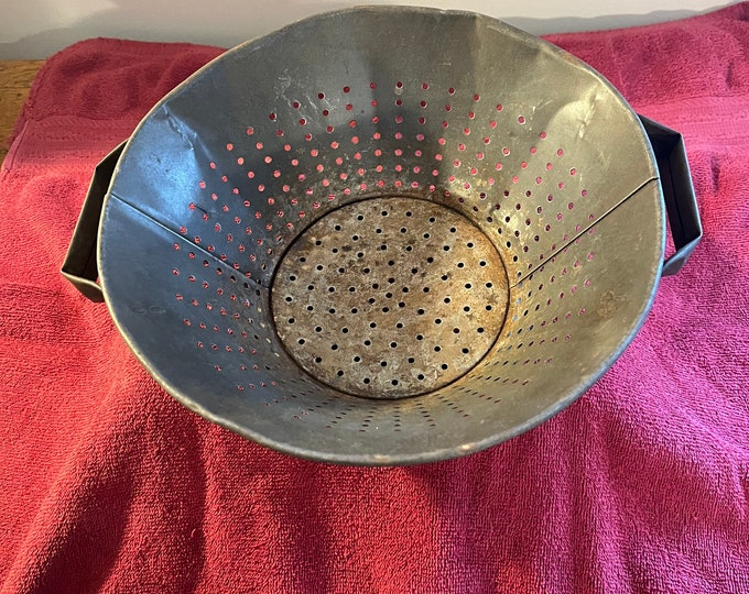 Vintage Metal Colander With Star Cutouts Aluminum Colander Rustic ...