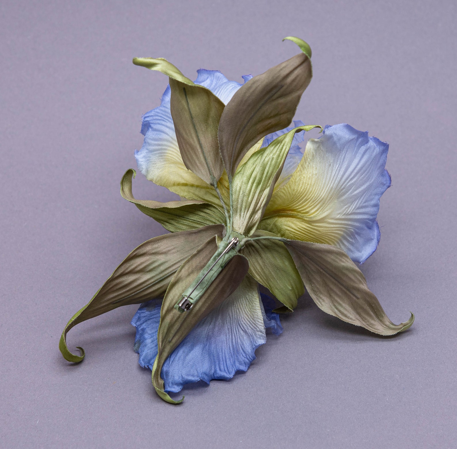 Iris Brooch • Silk Flower Brooch • Lilac Gift • Iris Pin - Etsy