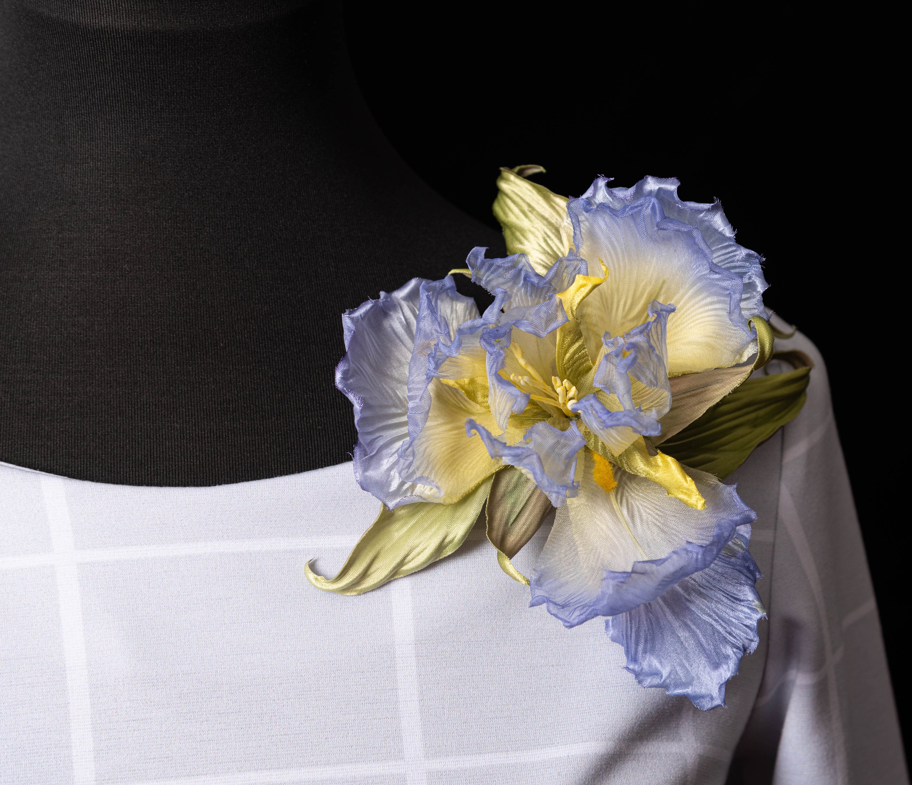Iris Brooch • Silk Flower Brooch • Lilac Gift • Iris Pin - Etsy