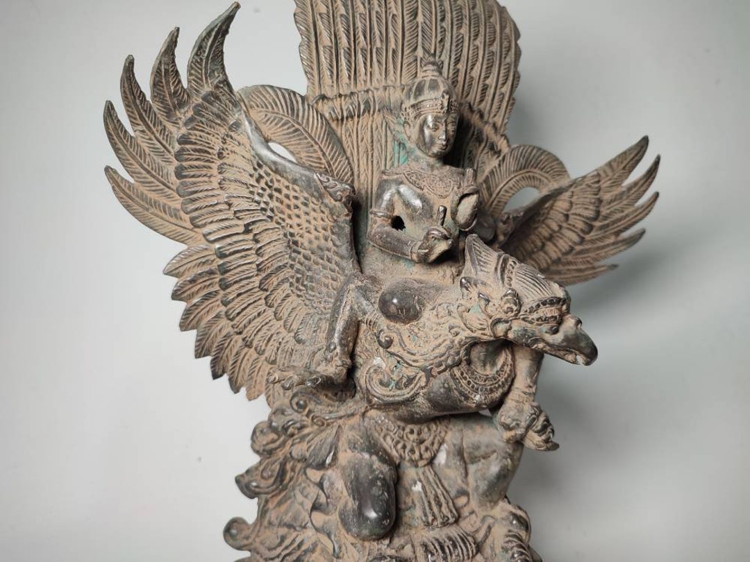 14" Vishnu Riding on the Shoulders of His Vehicle the Eagle Garuda ...