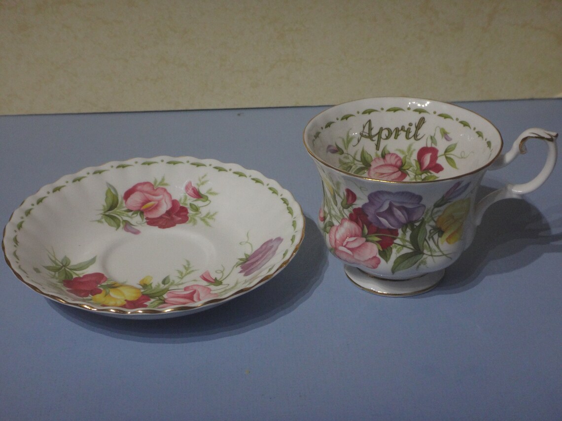 Royal Albert April Sweet Pea Teacup and Saucer, Flower of the Month ...