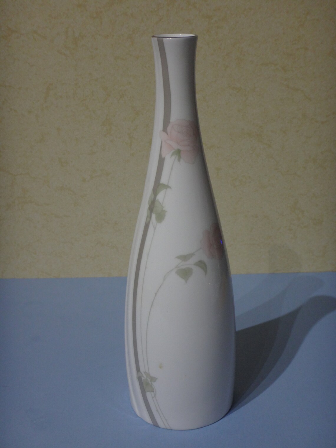 Vintage Royal Doulton Impressions Willow Wood Vase by Gerald Gulotta ...