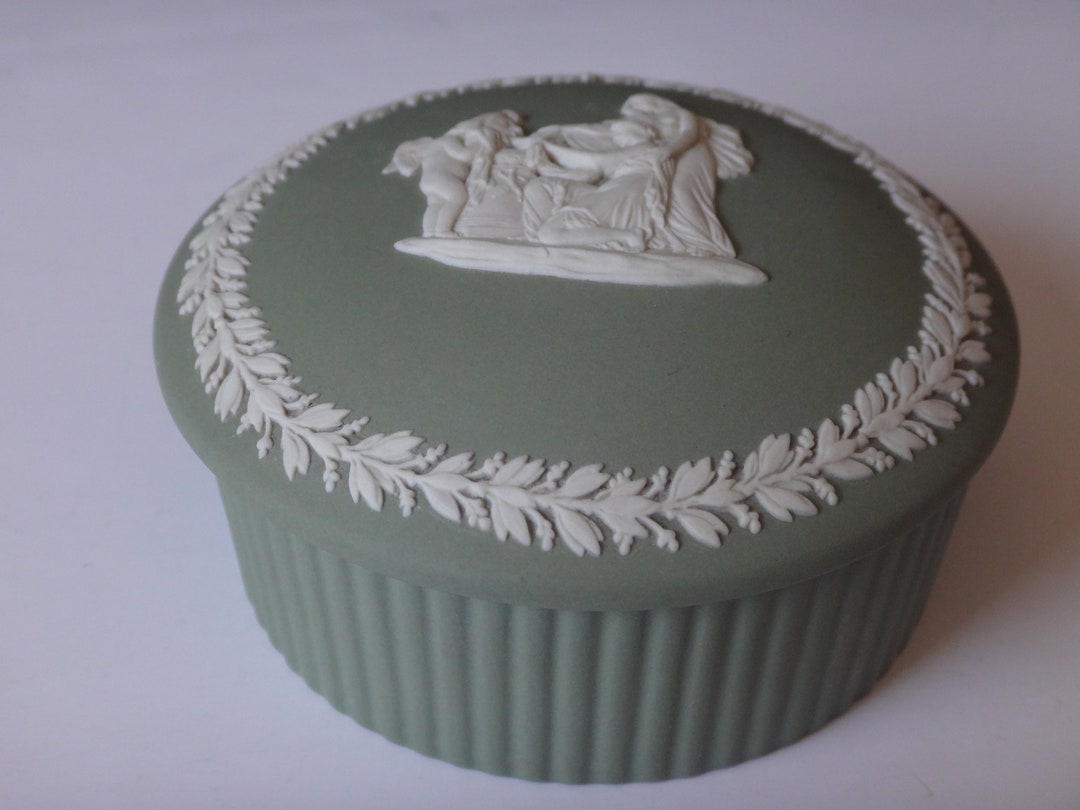Wedgwood Green Jasperware Round Jewelry Box With Lid, Ribbed Sides ...