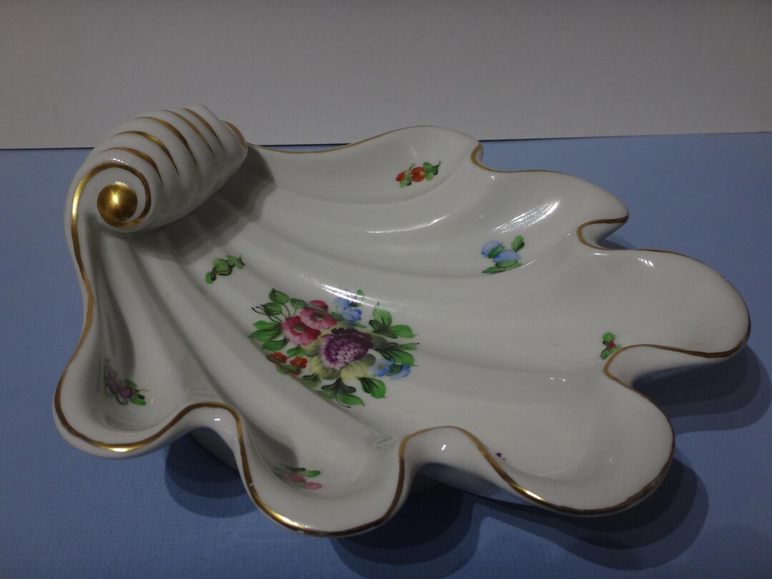 Vintage Herend Hungary Queen Victoria Shell With Hand Painted Florals ...
