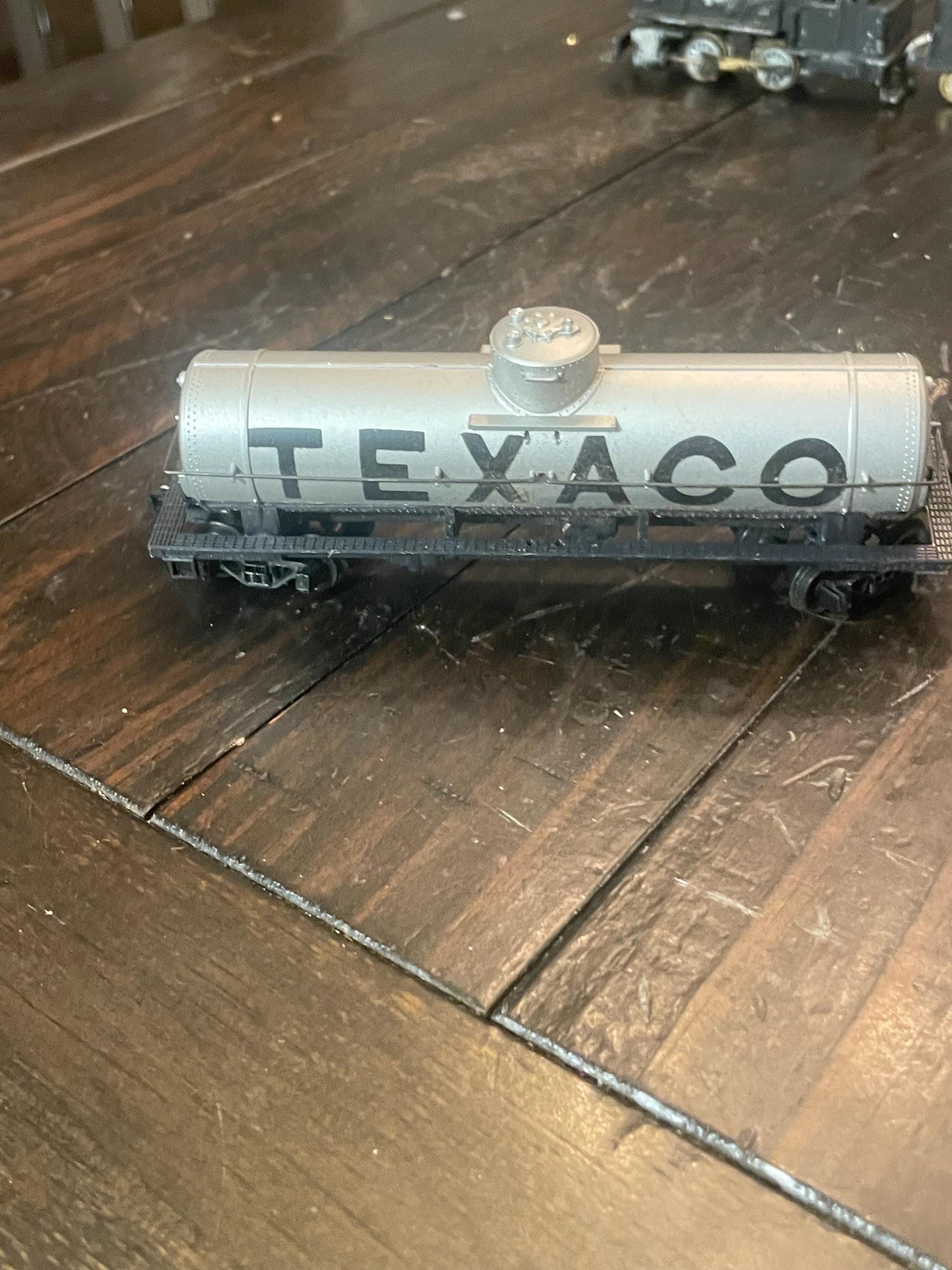 HO Scale TEXACO Single Dome Oil Tanker Freight Train Car Eletric Train ...