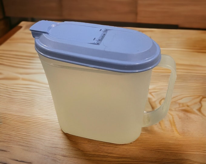 Tupperware Vintage Style Slim Line Pitcher 1 Qt / 1L Pitcher Sheer W ...