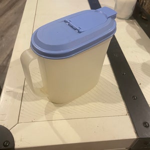 Tupperware Vintage Style Slim Line Pitcher 1 Qt / 1L Pitcher Sheer W ...