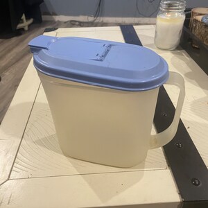 Tupperware Vintage Style Slim Line Pitcher 1 Qt / 1L Pitcher Sheer W ...