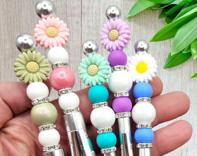 LAST CHANCE Pastel Daisy Makeup Brush Set // 5 Piece // Beaded Makeup ...