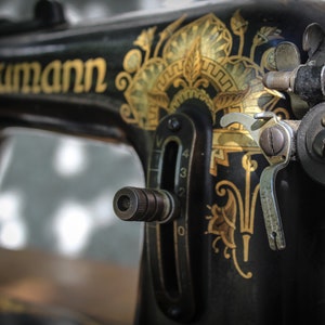 Antique Sewing Machine, Vintage Foot Sewing Machine, Sewing, Machine ...