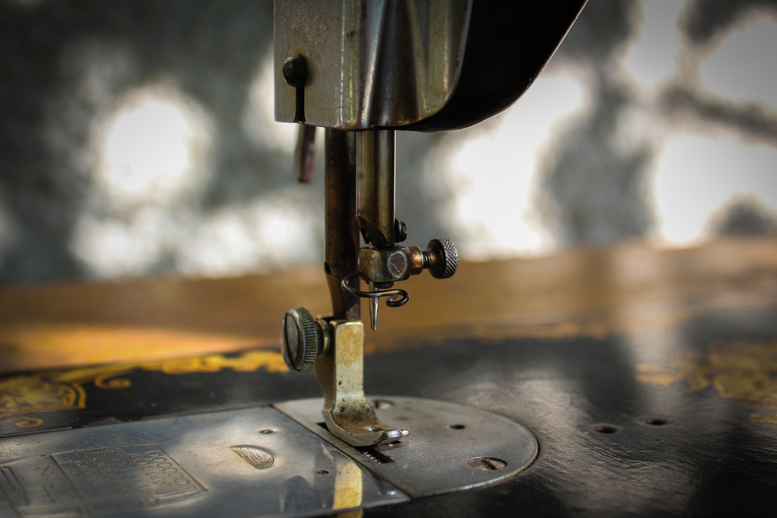 Antique Sewing Machine, Vintage Foot Sewing Machine, Sewing, Machine ...