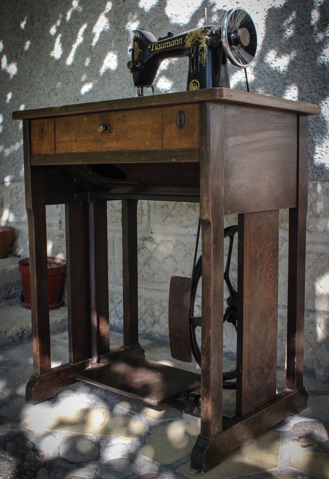 Antique Sewing Machine, Vintage Foot Sewing Machine, Sewing, Machine ...