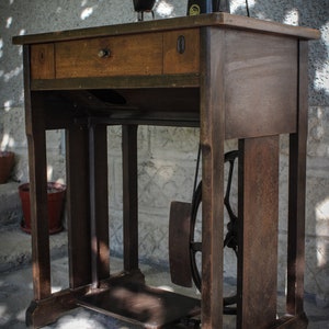 Antique Sewing Machine, Vintage Foot Sewing Machine, Sewing, Machine ...