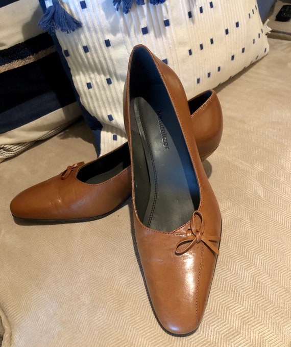 Naturalizer Pre-owned Women Low curved Heels Size 6.5… - Gem