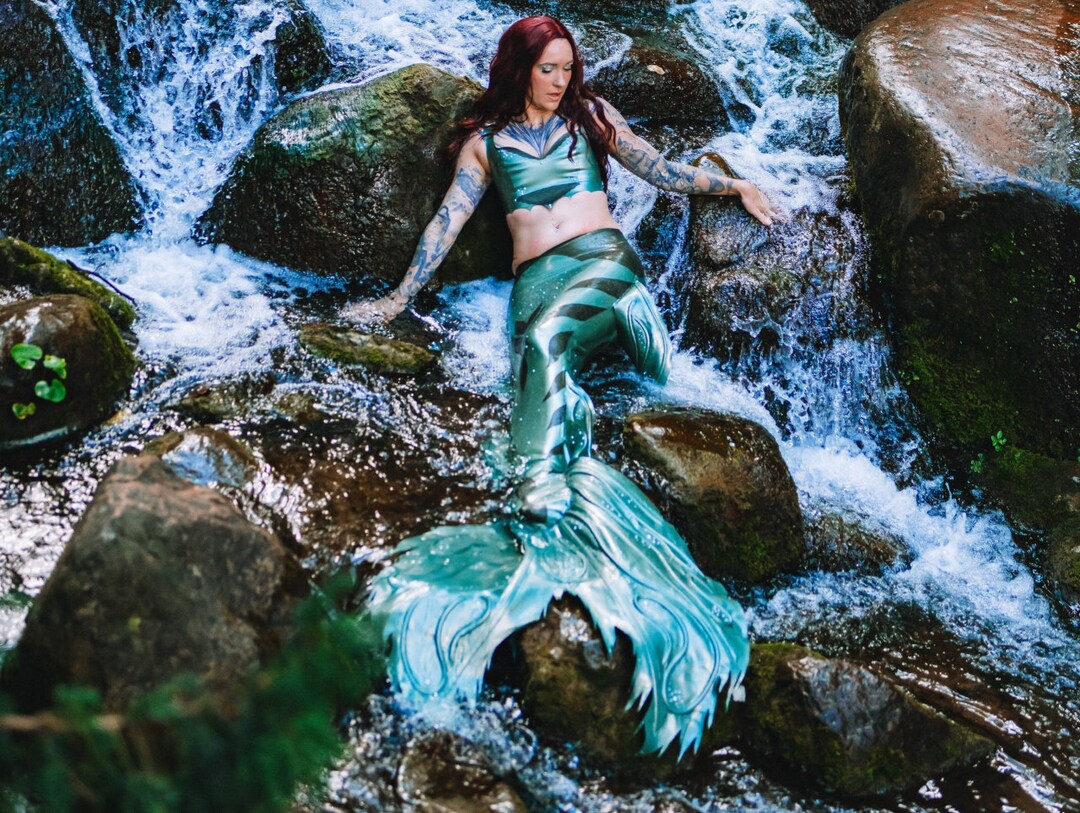 Siren Mermaid Cosplay Costume Fish Tail and Top With Pearls and Scale ...