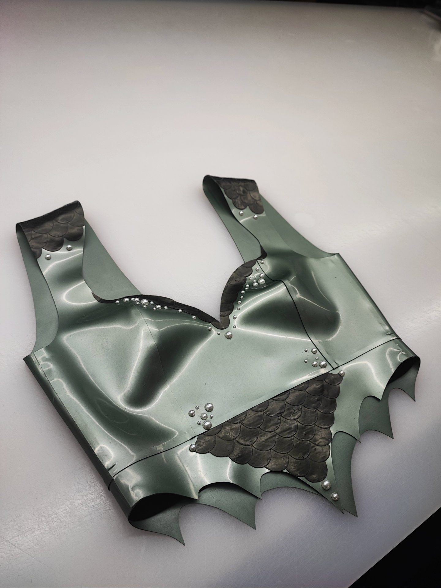 Siren Mermaid Cosplay Costume Fish Tail and Top With Pearls and Scale ...