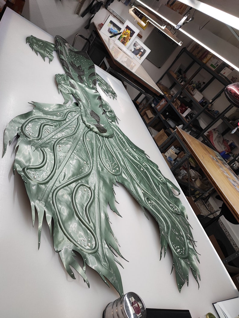 Siren Mermaid Cosplay Costume Fish Tail and Top With Pearls and Scale ...