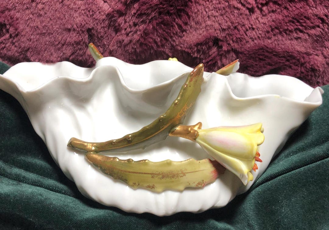 Antique Moores Brothers White Vase With Gold Green 3D Leaves and Yellow ...