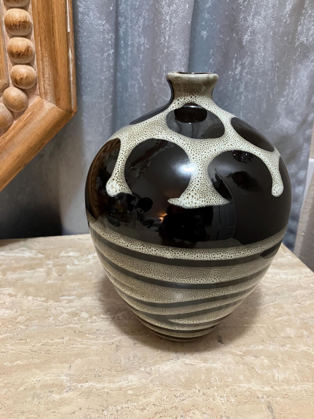 Vintage Bombay Black, Beige, Brown Glass Vase - Etsy