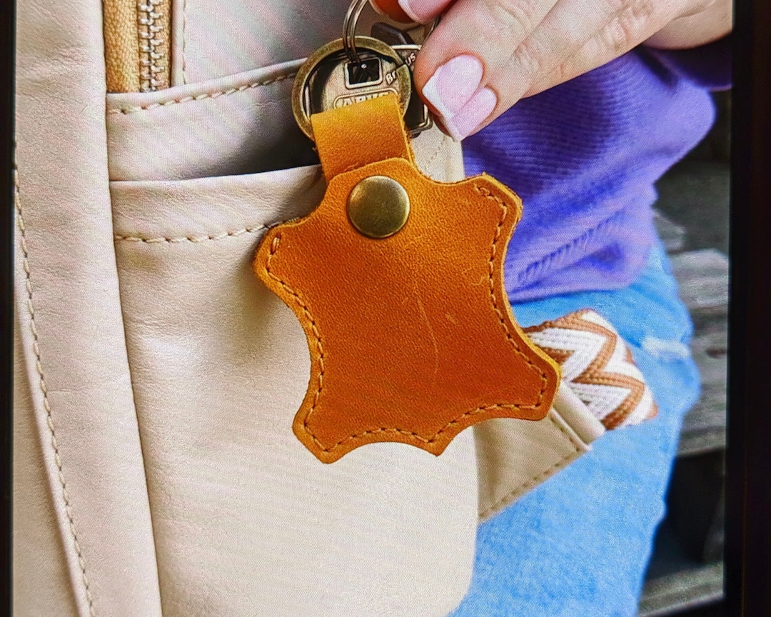 Custom Leather AirTag Keychain Case, Apple Air Tag Keyring Holder ...