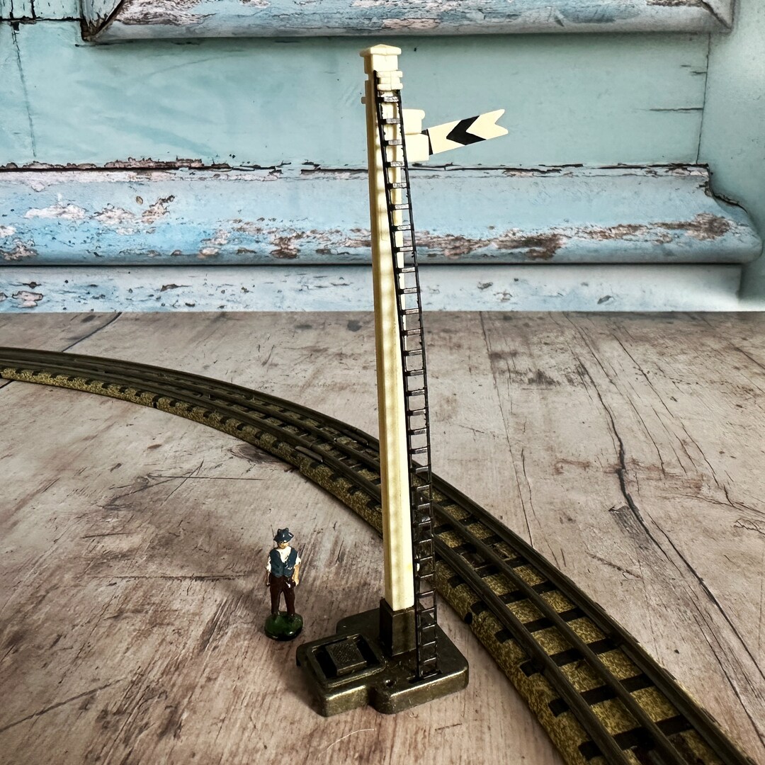 Vintage Hornby Die Cast Railway Signal With Ladder, Vintage Toys ...