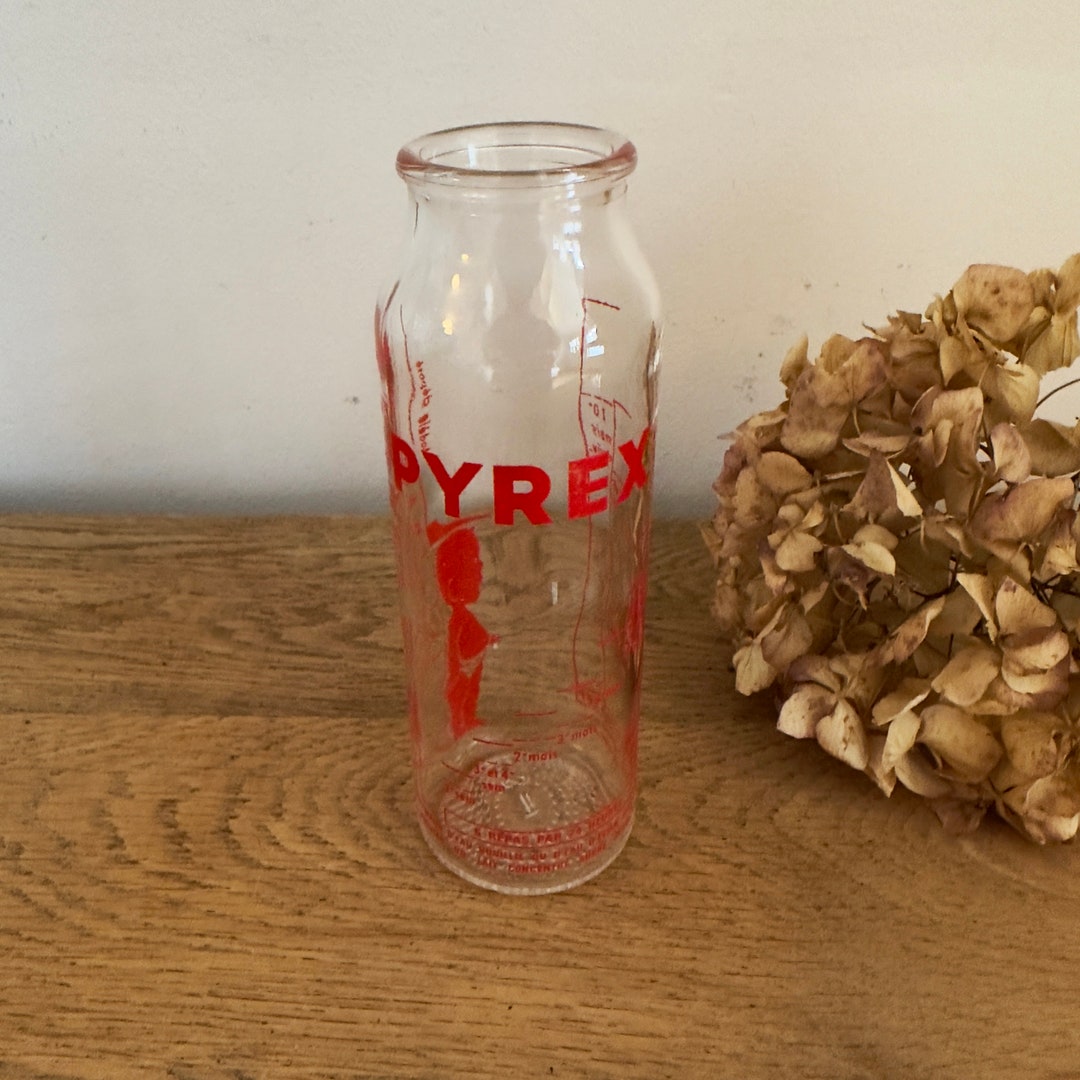 French Vintage Pyrex Baby Feeding Bottle, Vintage Home, Vintage Display ...