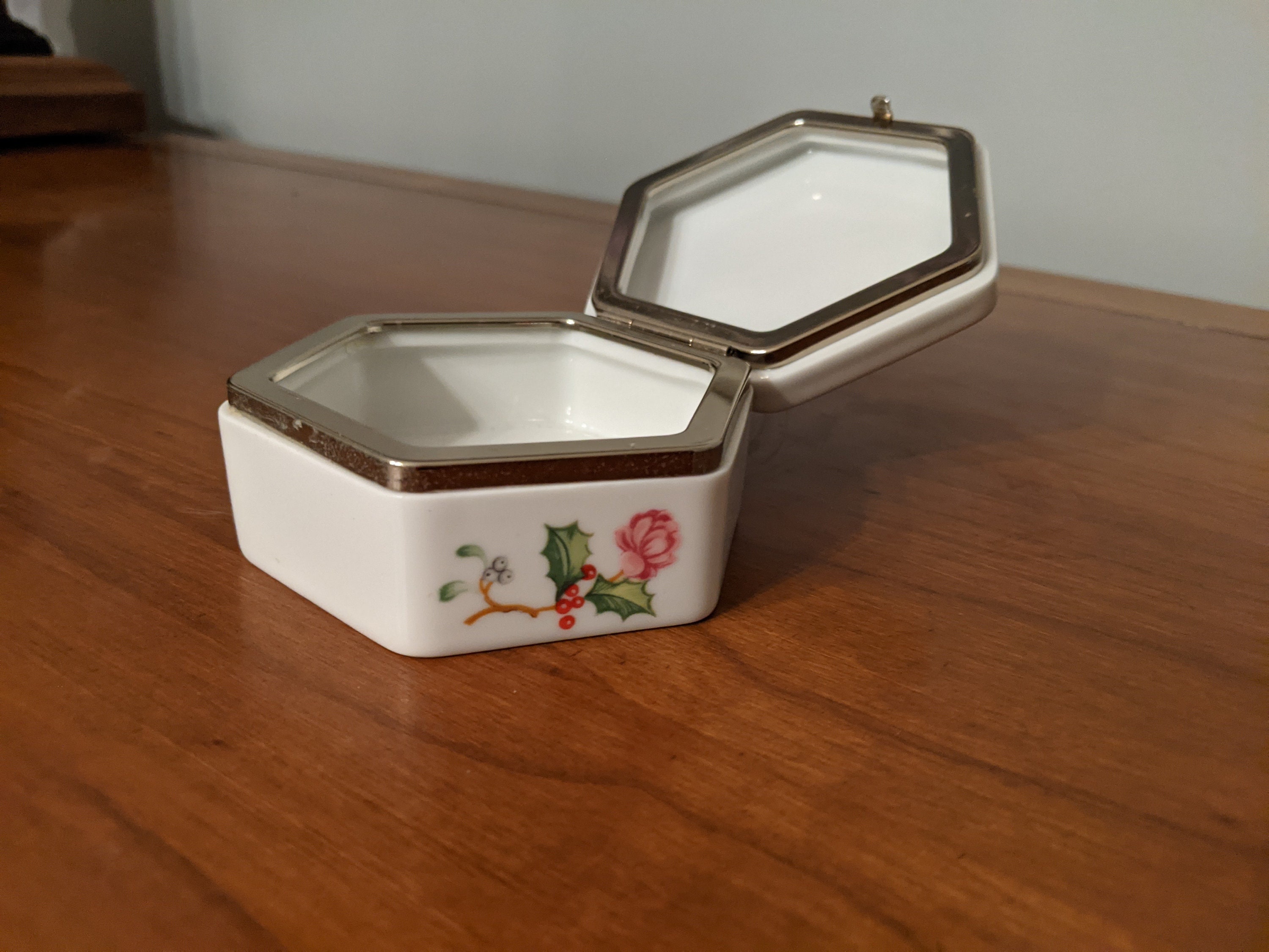 Vintage Avon Jewelry Box With Dove Rose Holly Motif 1983 - Etsy UK