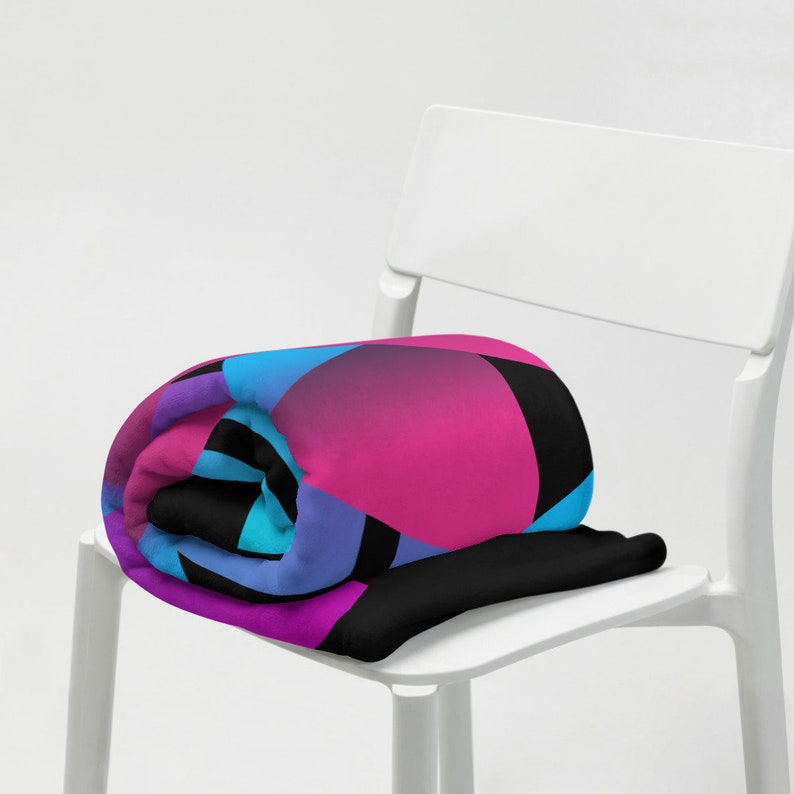 80s Pyramid Retro Design Throw Blanket - Etsy