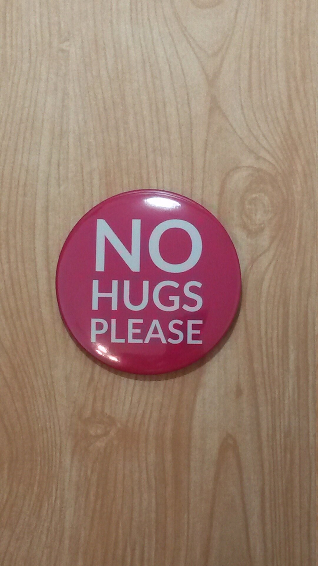 No Hugs Please Pinback Button Pin Not a Hugger Badge Covid19 - Etsy France