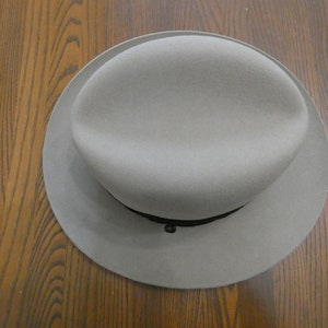 Vintage Stratton Beige Self Forming Felt Hat With Leather Strap Size 7 ...