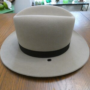 Vintage Stratton Beige Self Forming Felt Hat With Leather Strap Size 7 ...