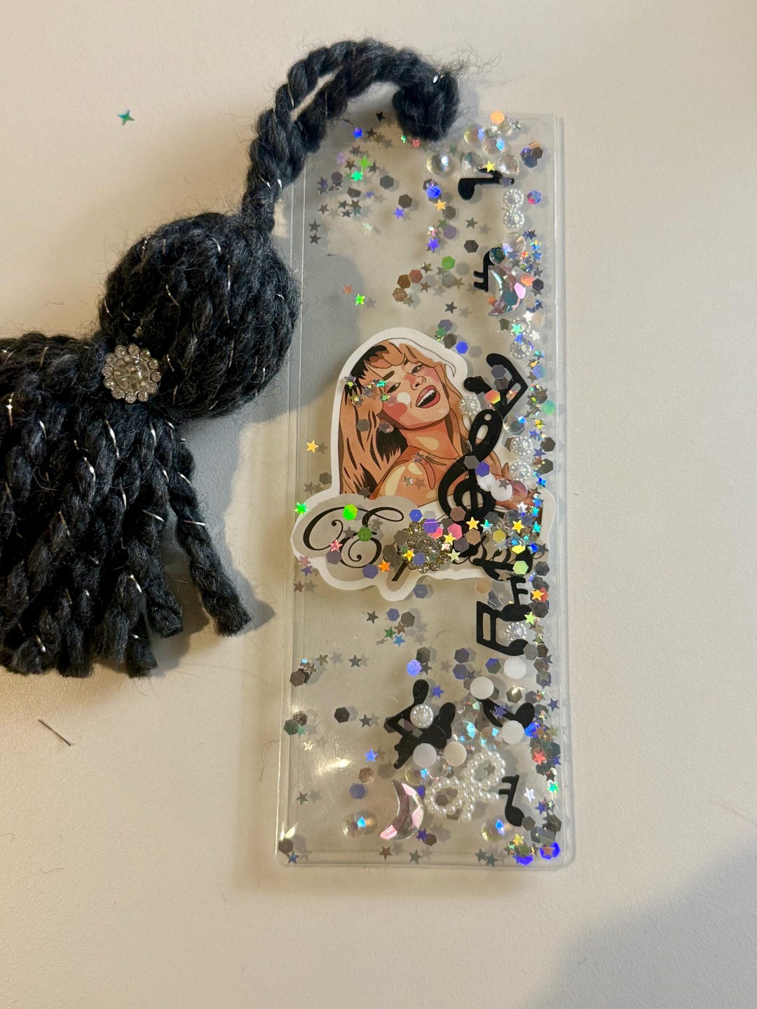 Sabrina Carpenter Glitter Shaker Bookmark, Kids Gifts, Birthday ...