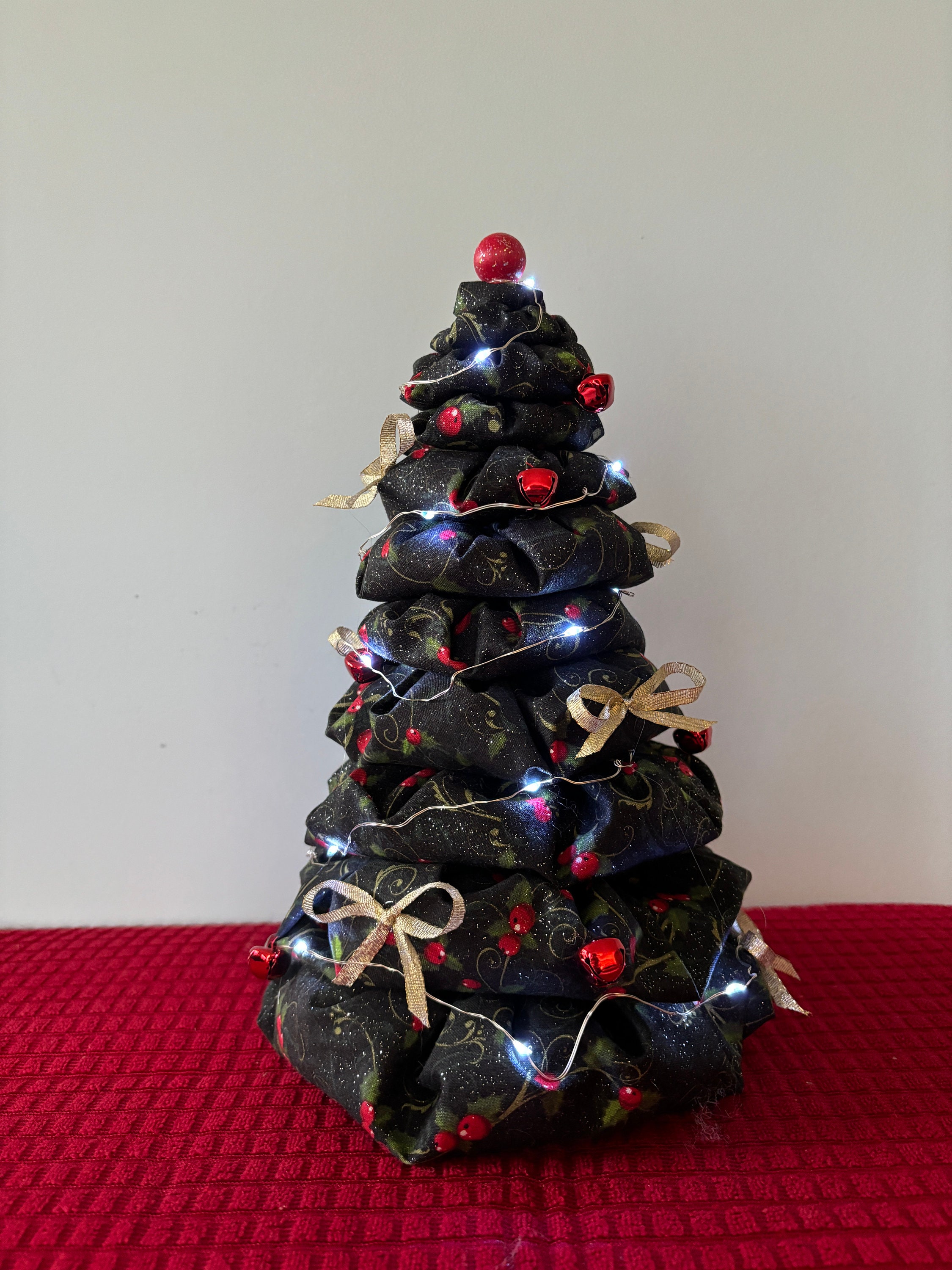 Black and Gold Holly Tree, Holly Fabric Christmas Tree, Yo-yo Tree, Lighted Black Holly Tree - Etsy
