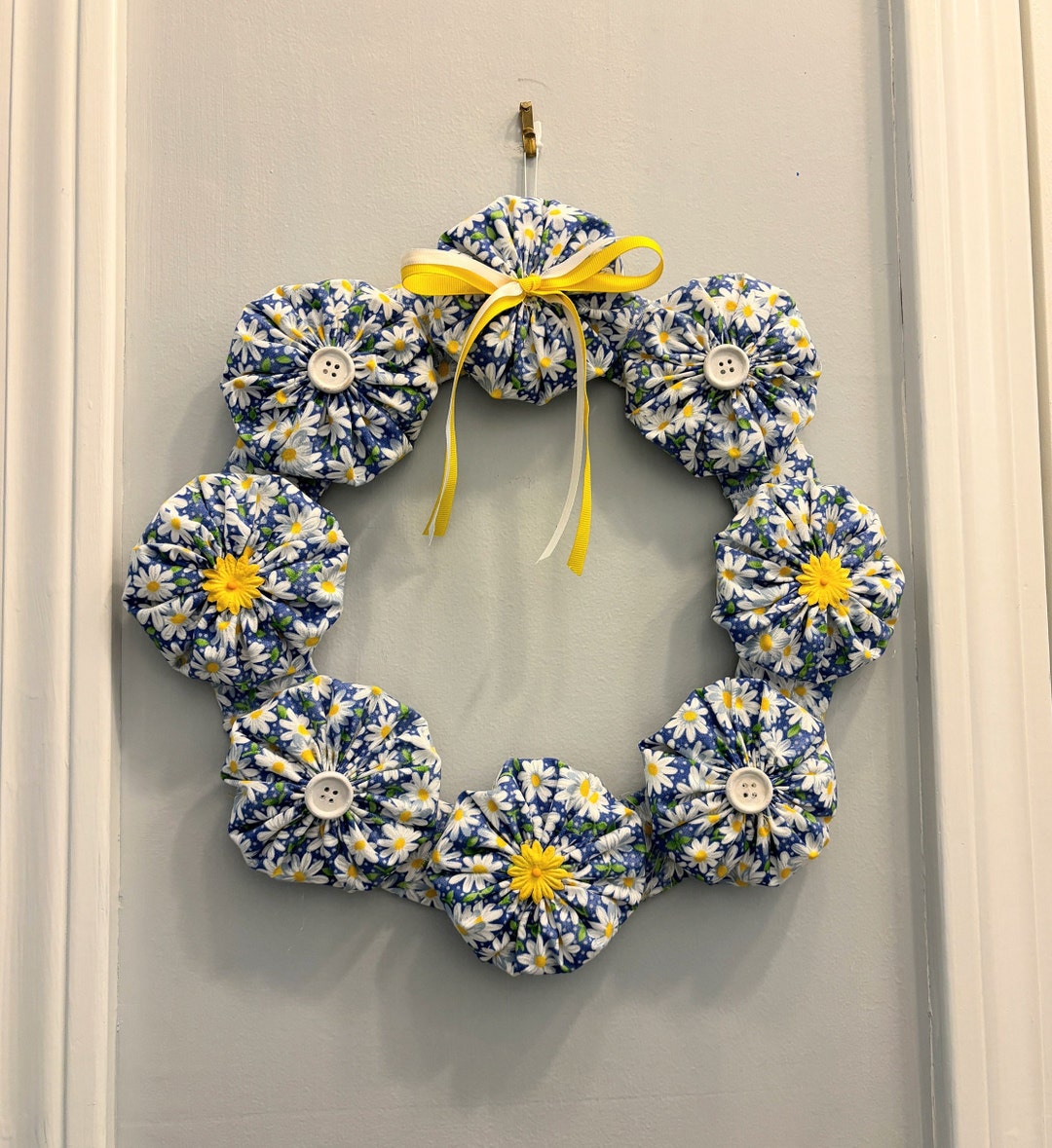 Large Daisy Fabric Wreath: Yo-yo Style, Summer Decor - Etsy