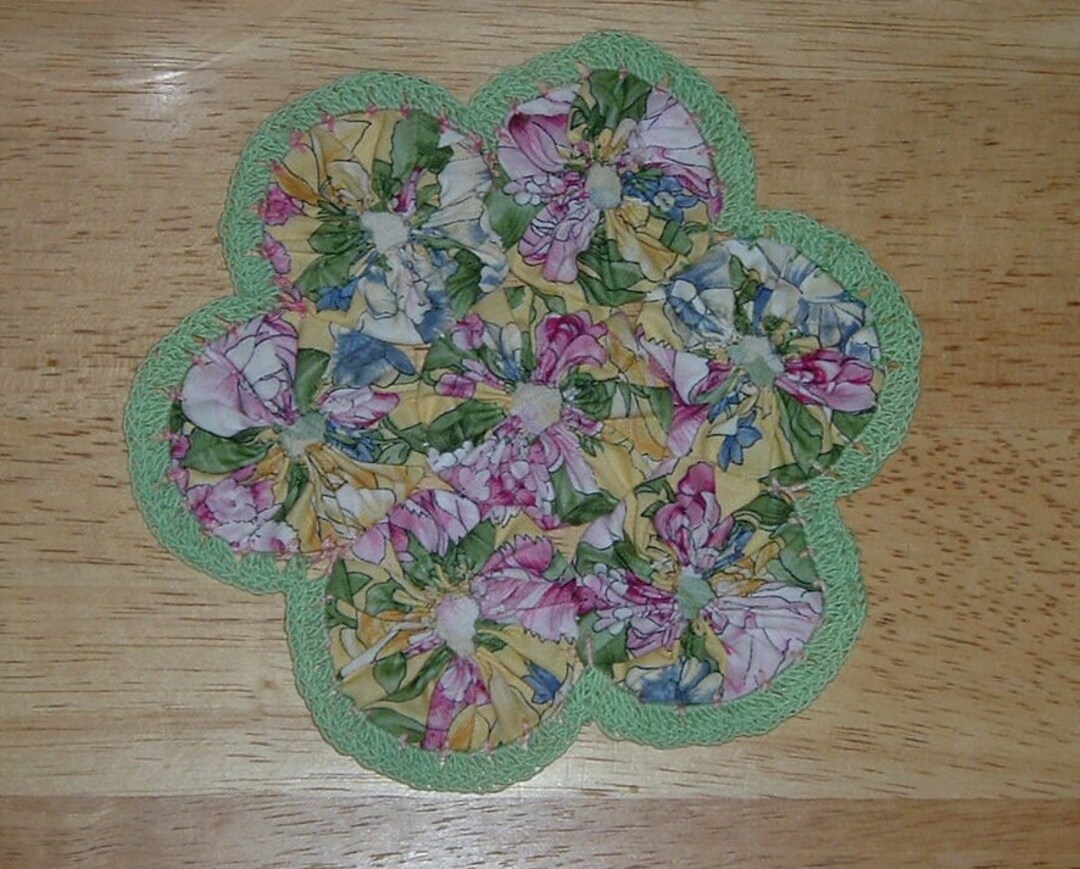 Unique Farmhouse Yo-yo Doily, Hand Sewn Yo-yos PLUS Hand Crocheted ...